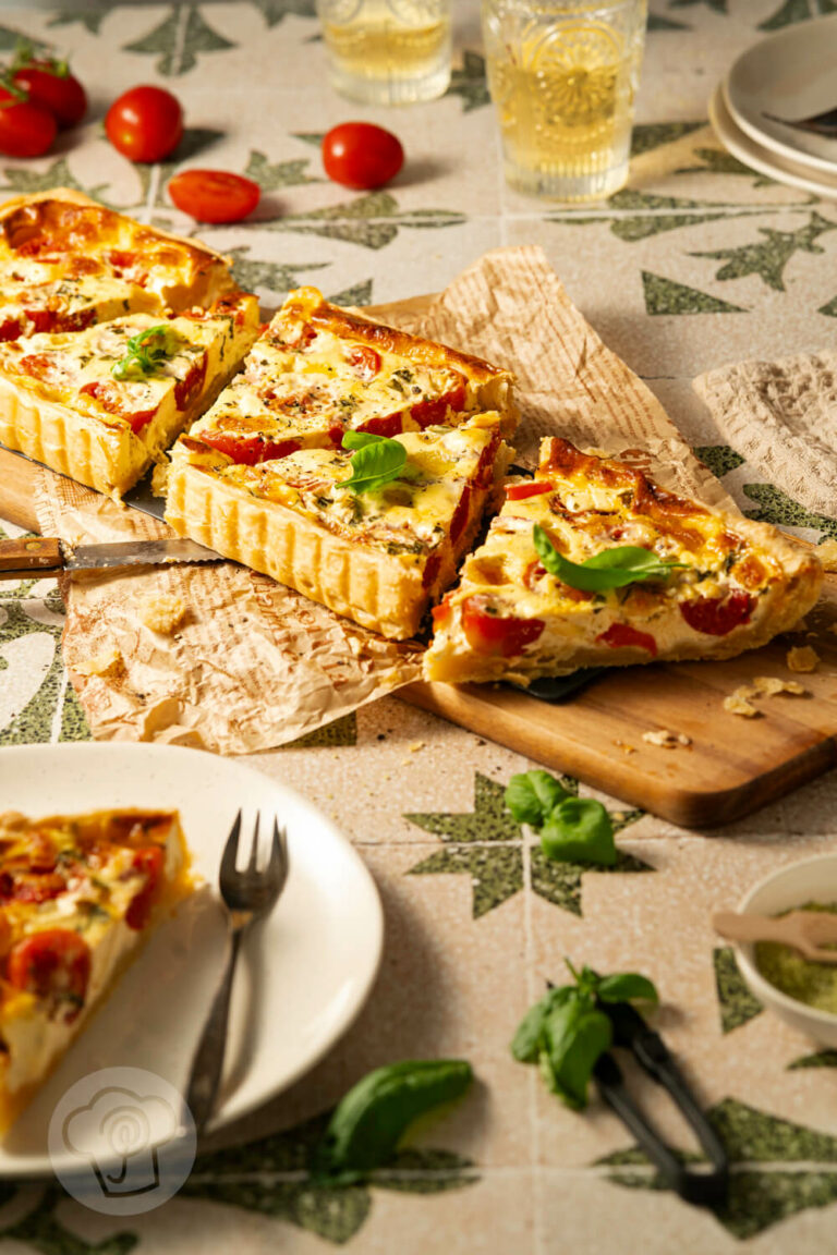 Einfache Tomaten-Quiche mit Mozzarella - Küchentraum & Purzelbaum